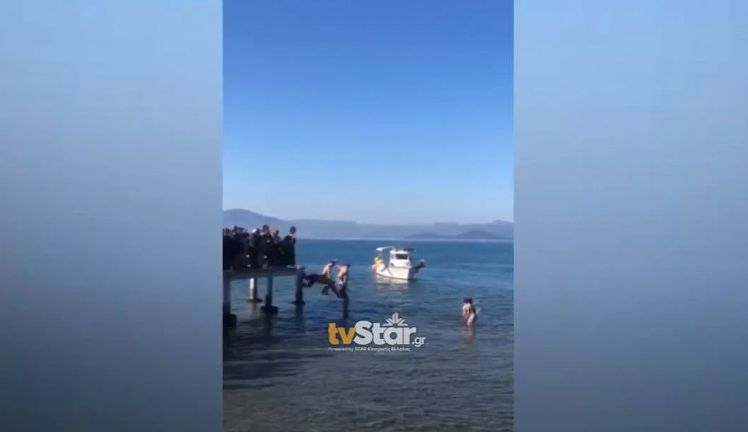 Η στιγμή του τραυματισμού του 22χρονου που βούτηξε για τον σταυρό στον ...